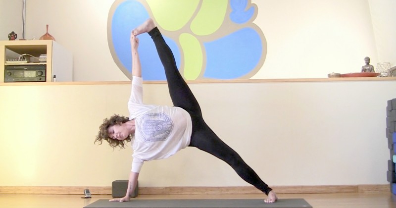 Gate Pose - Parighasana | Yogis Anonymous